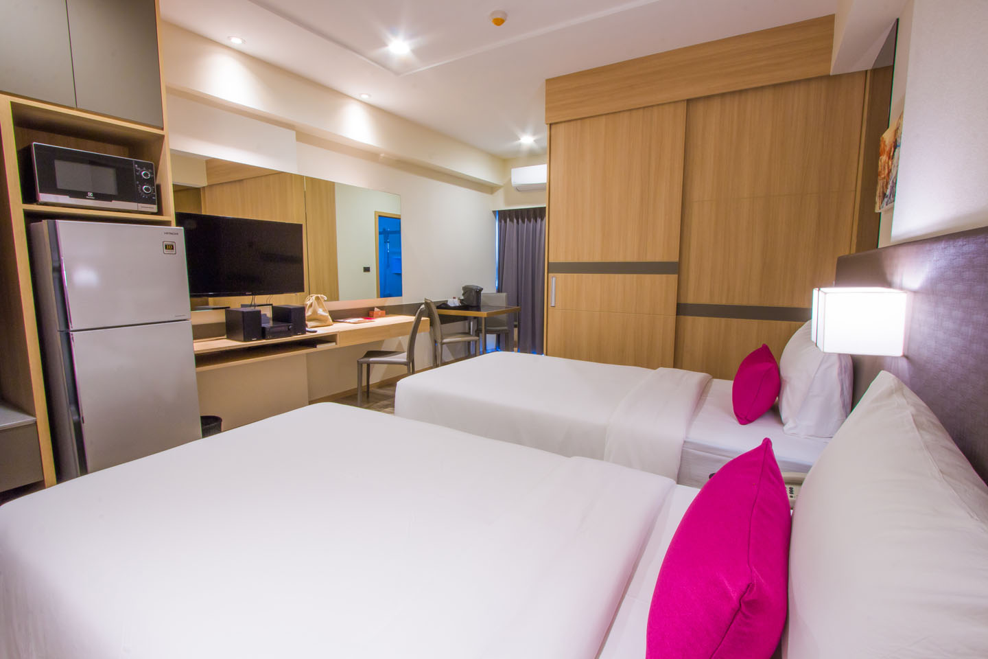 Hotel in Sriracha - Pacific Park Hotel Sriracha features modern ...